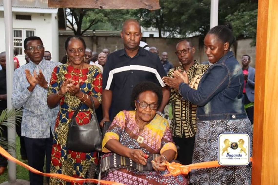 bugandauk.com - Nnaalinya Agnes Nabaloga opens Art Exhibition Gallery